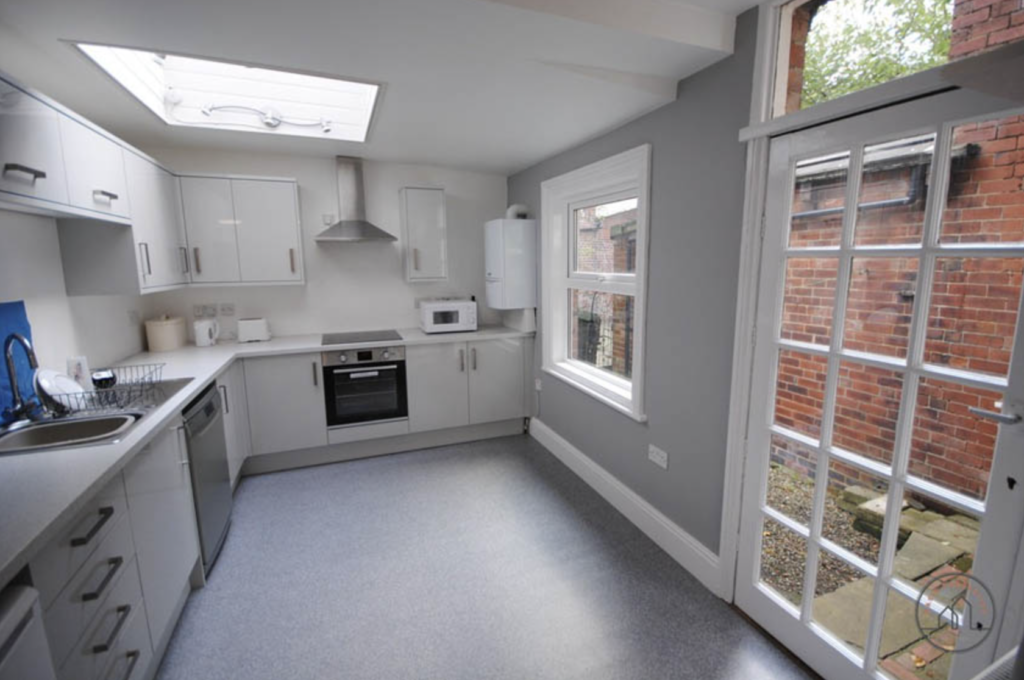 11 St. Michaels Lane, Leeds, LS6 3AN - Lets Liv Here